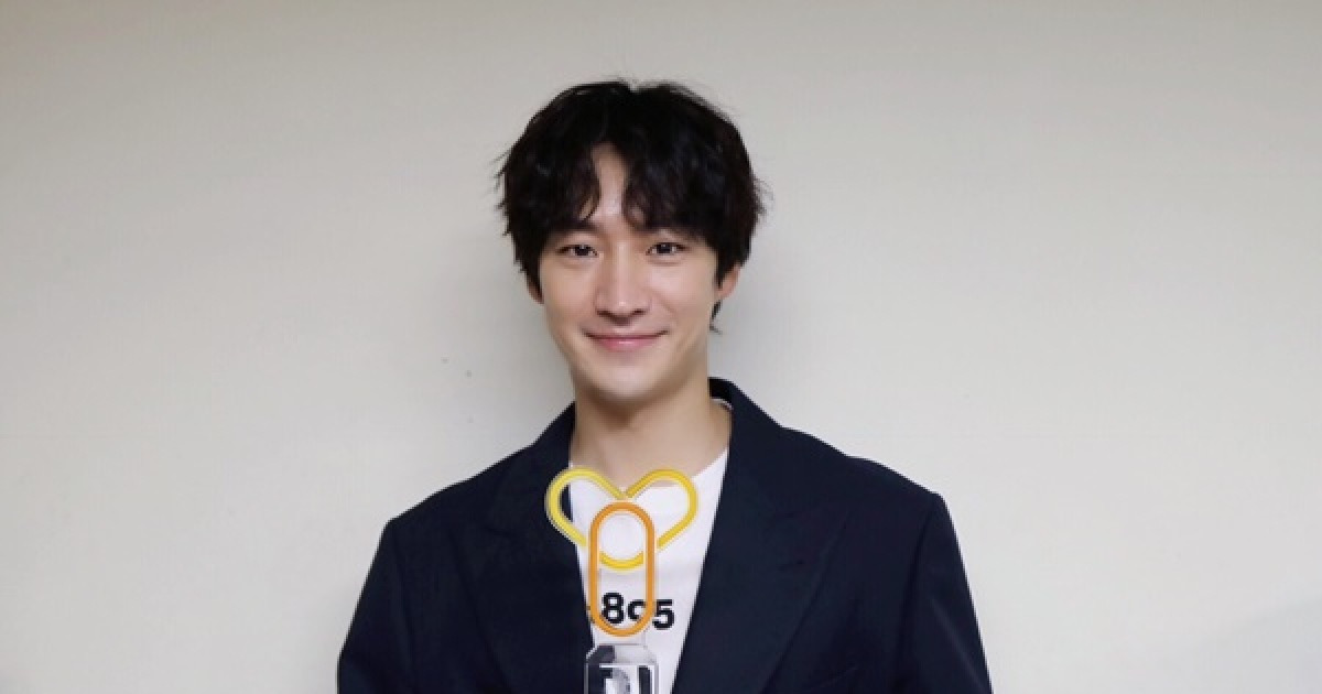 이제훈, 2019 MBN Y포럼 '우리들의 영웅상' 수상