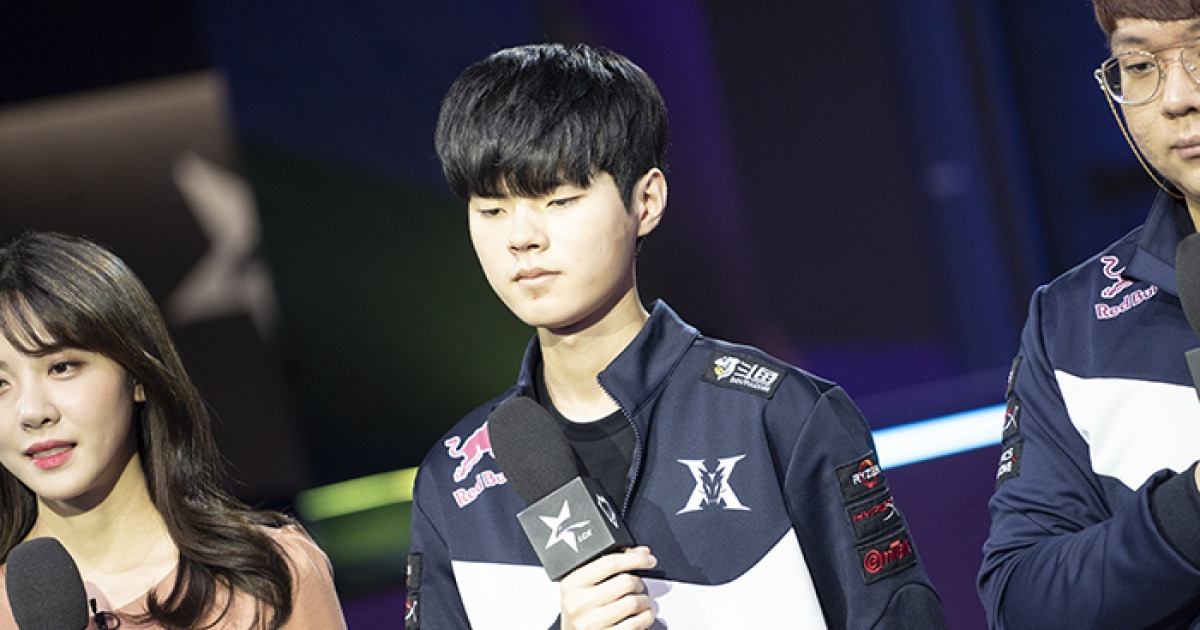 [포토] MVP 1,000점 기록한 '데프트' 김혁규