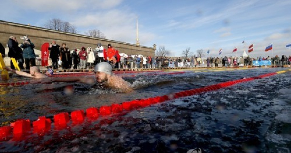 RUSSIA WINTER SWIMMING
