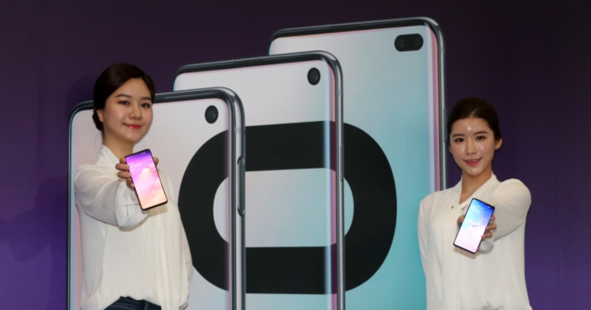 [포토]SKT, '갤럭시S10' 개통 시작