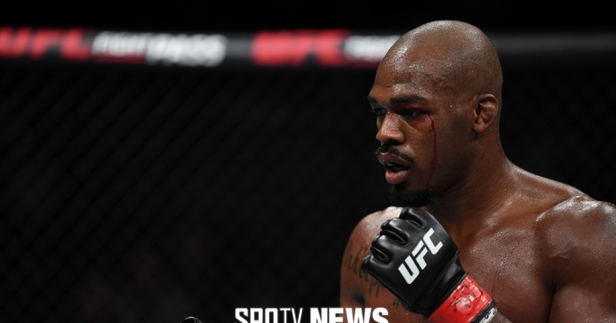 [UFC] 'DC와 또 충돌'..브록 레스너 탐내는 존 존스