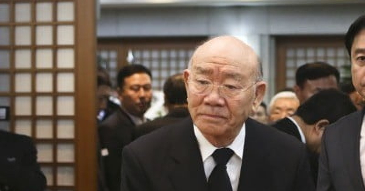 명예훼손 전두환 재판 출석 위해 내일 광주행 부인 이순자 동행