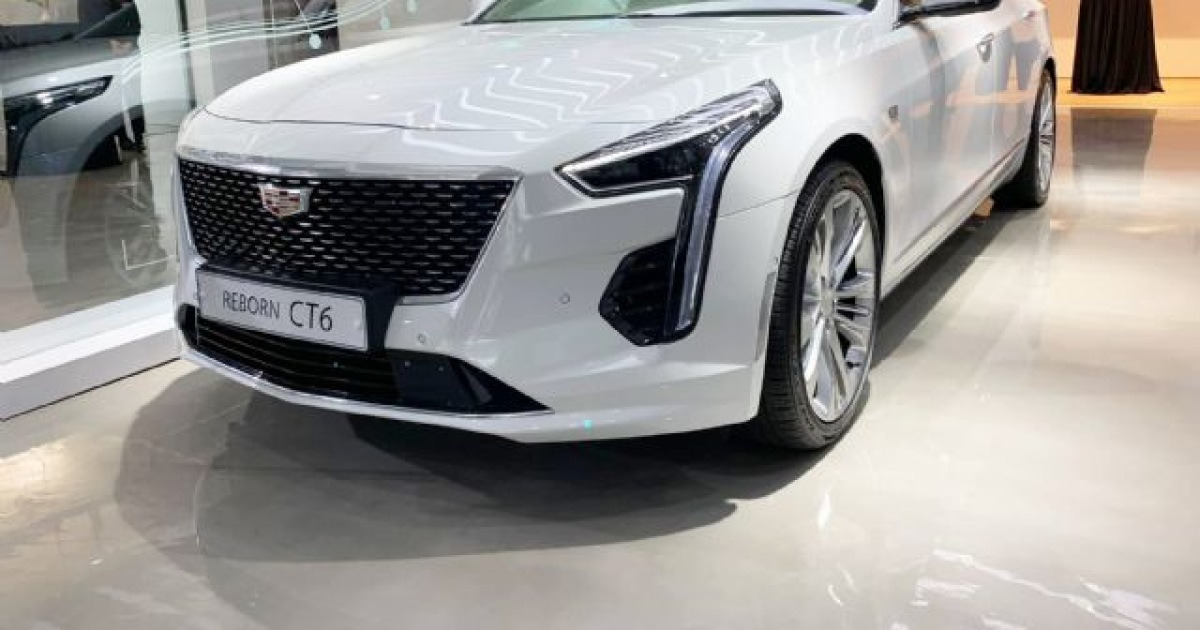 [리뷰] 개선된 리어뷰 미러 카메라 탑재 캐딜락 '리본 CT6'