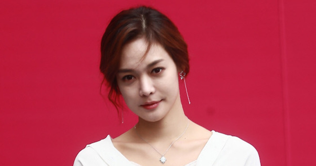 안현모 몸 선 드러나는 드레스 [스경포토]