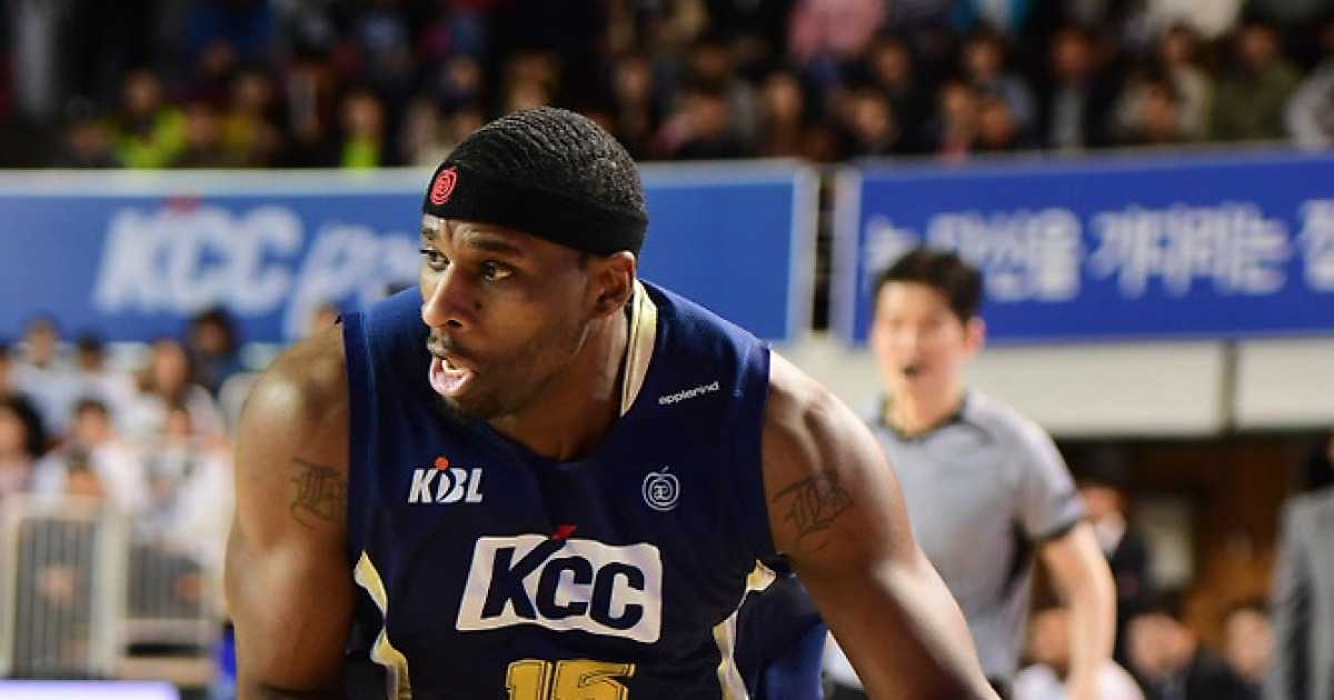 KCC, 오리온 꺾고 6강 PO 1차전서 93.2% 확률 잡았다