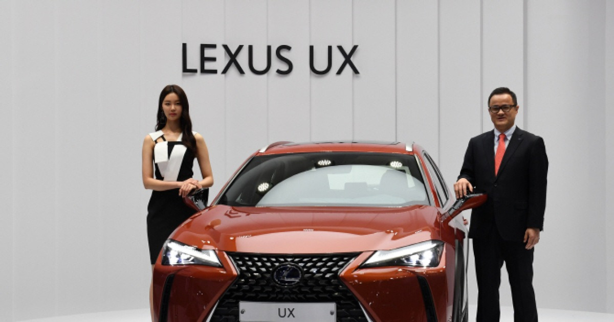 [포토]렉서스 소형 SUV 'UX' 공개