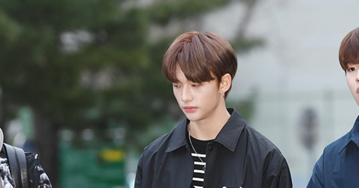 [현장포토] 소두로 완성한 8등신 현진 우월한 비율 스트레이 키즈