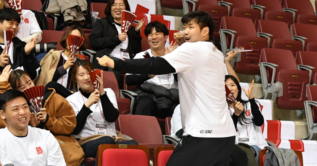 [JB포토] KGC 홍석민 '댄스는 자신있지'