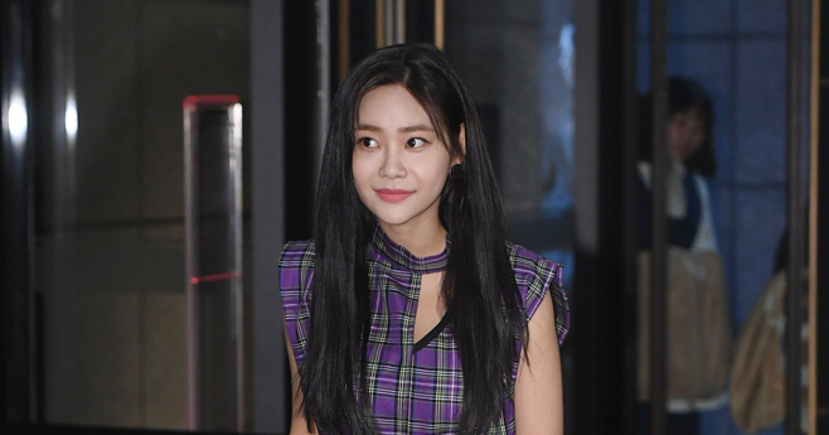 [TD포토] AOA 유나 '돋보이는 검은 생머리'