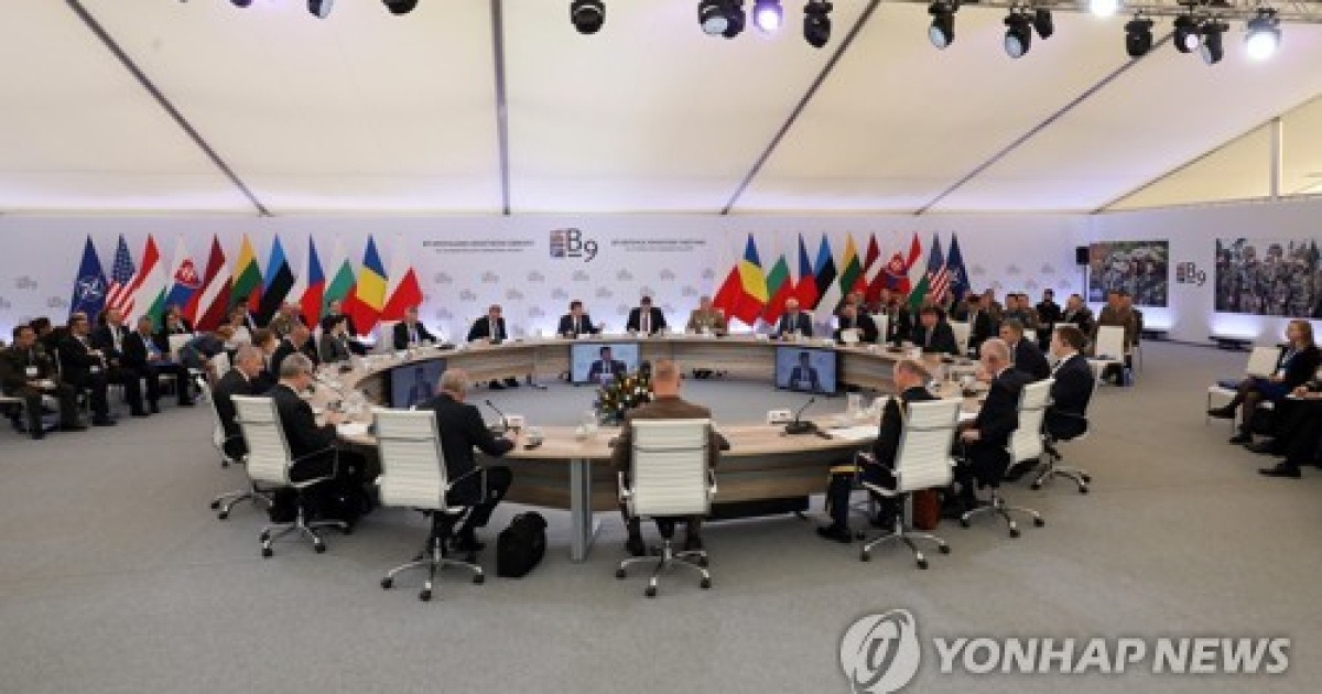 POLAND NATO BUCHAREST NINE DEFENCE MINISTERS MEET