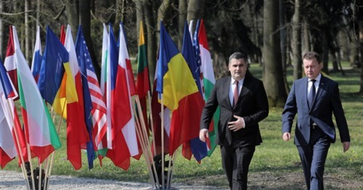 POLAND NATO BUCHAREST NINE DEFENCE MINISTERS MEET