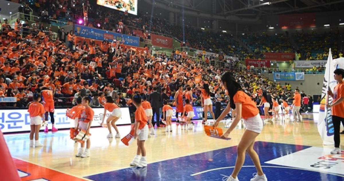 [KBL PO] 시즌 최다 관중 '7787명', 주황물결 연출하다