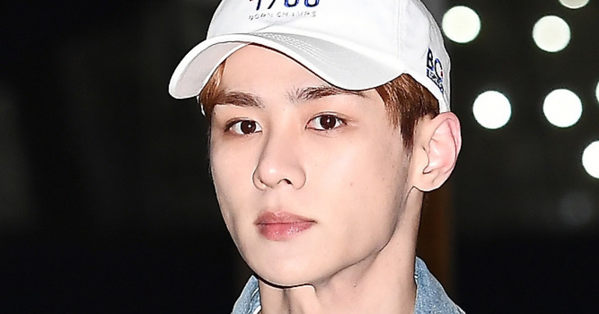 WayV 쿤 '눈빛에 심쿵'[포토엔HD]
