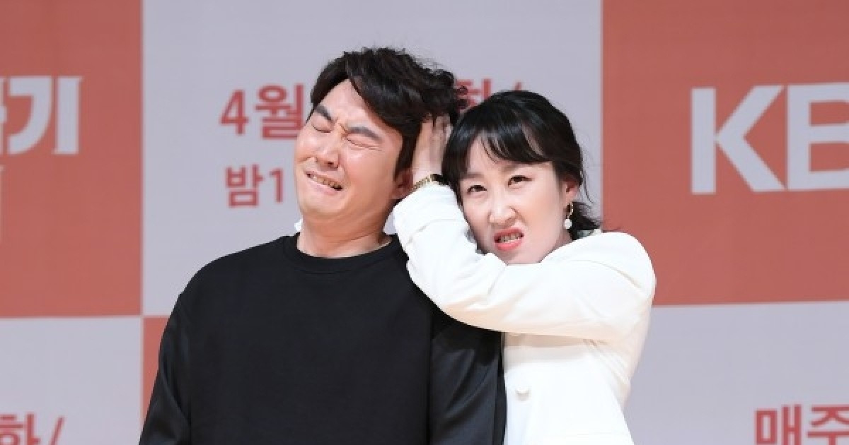 김중돈·김국희, 머리끄댕이 잡는 포토타임 (회사 가기 싫어 제작발표회)