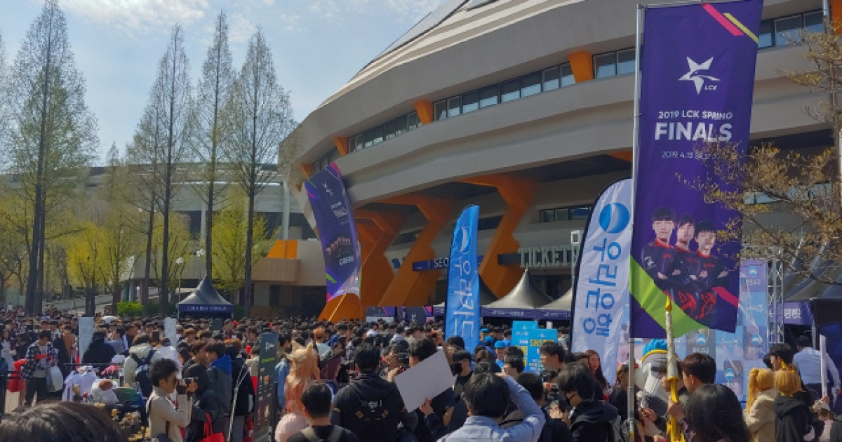 LCK 5G로 전세계 생중계.."페이커만 4배로 키워도 화질 살아있네"