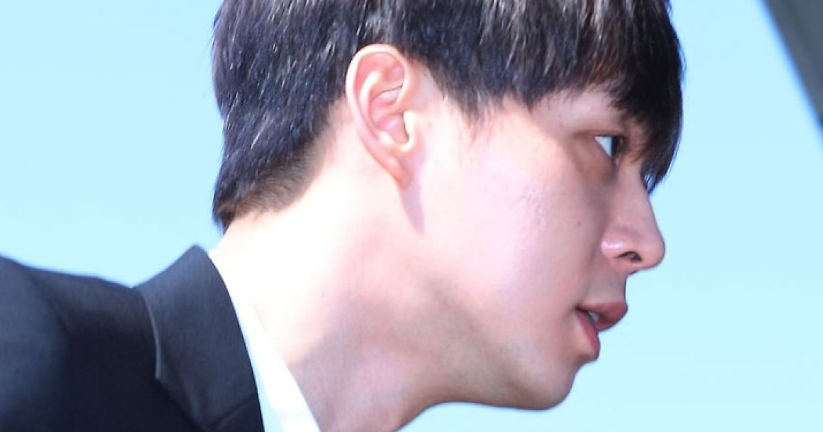 [현장is] 당당한 얼굴 박유천 황하나 공범지목에 자진출석