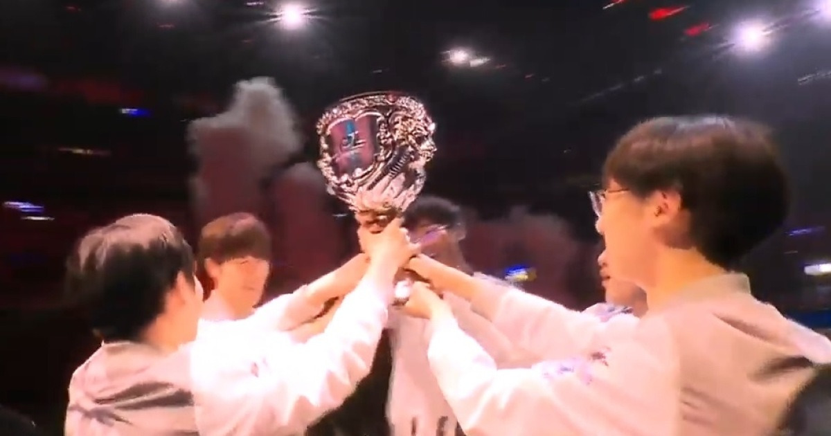 '롤드컵 제패' IG, LPL 첫 우승..MSI서 SKT 만난다