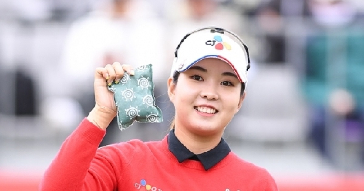 이틀 연속 상위권을 유지한 장은수 [KLPGA챔피언십]