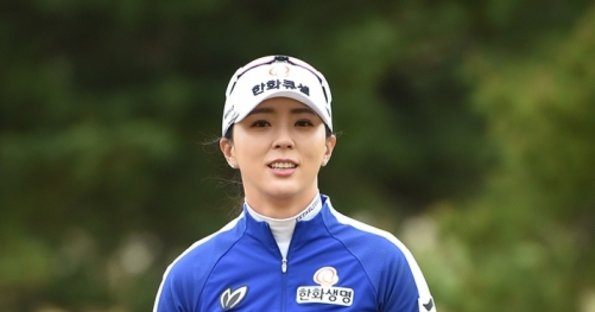 오랜만에 국내 무대에 선 '필드의 모델' 윤채영 [KLPGA챔피언십]