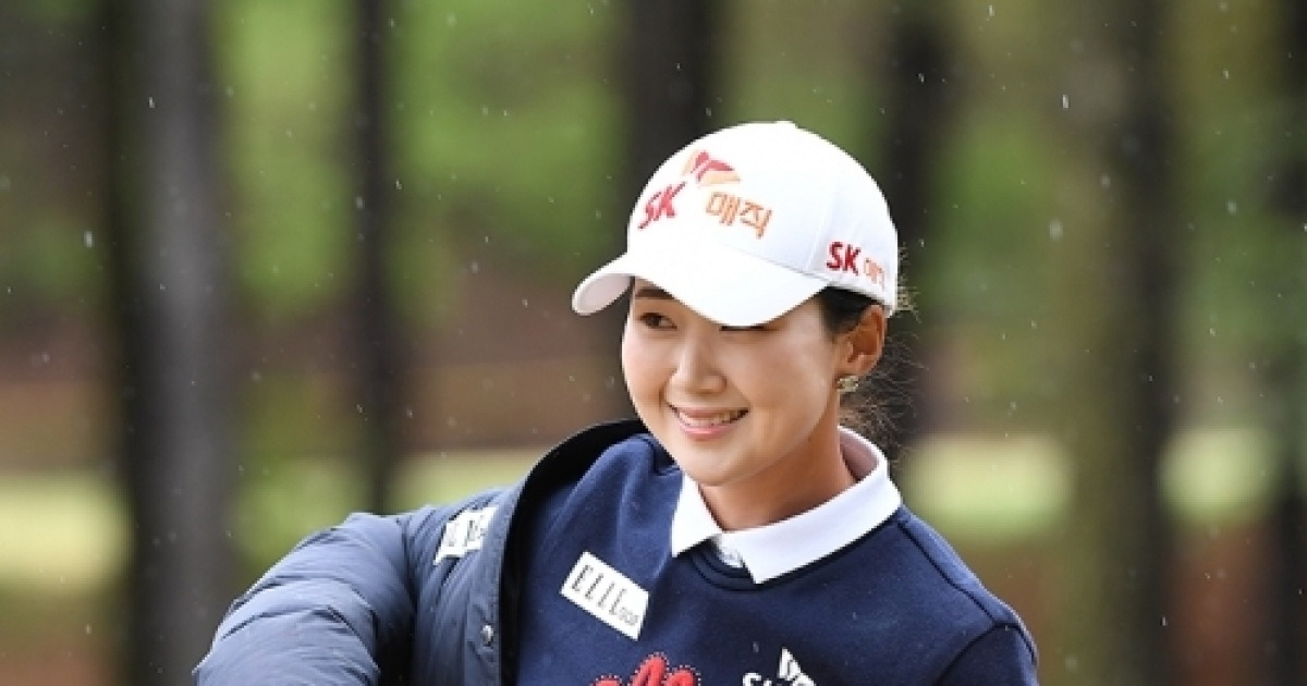 수줍지만 밝은 표정의 백규정 [크리스F&C KLPGA챔피언십]