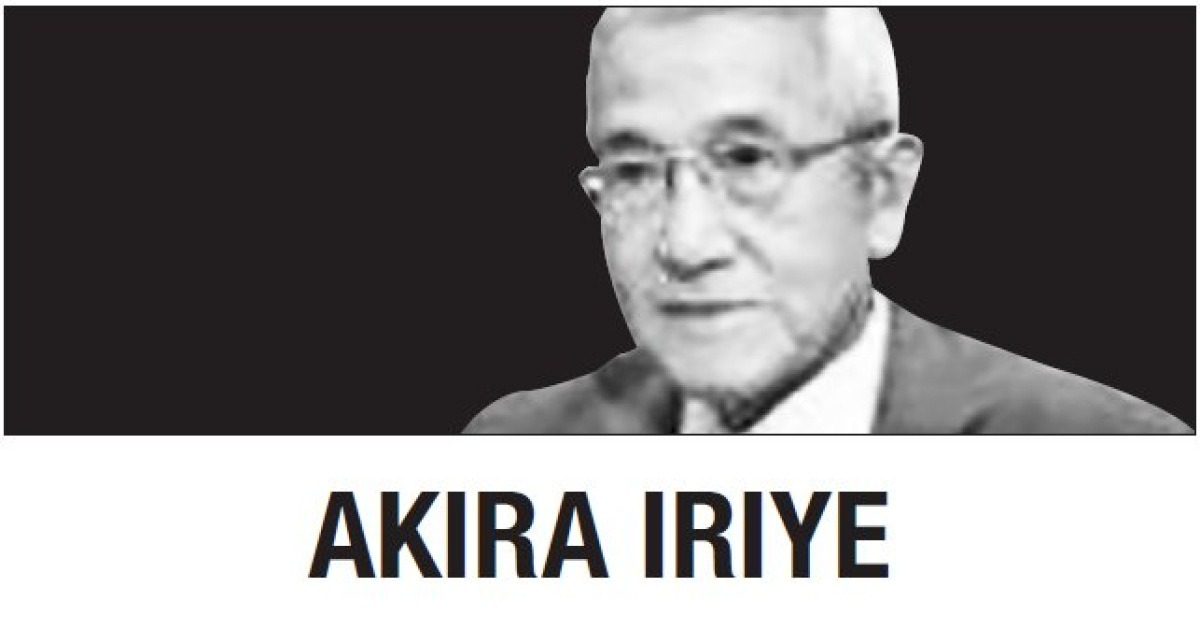 [Akira Iriye] Japan's global emperor exits the stage