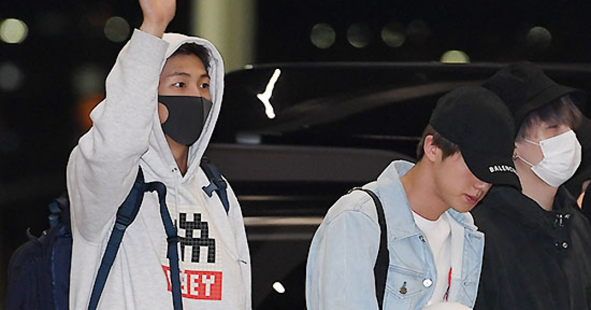 RM '아미에게 보내는 손인사' [MK포토]