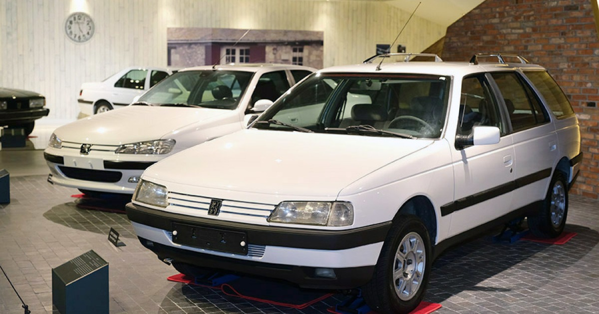 [푸조박물관] 깔끔한 실루엣과 실용성을 더한 푸조 405 SW