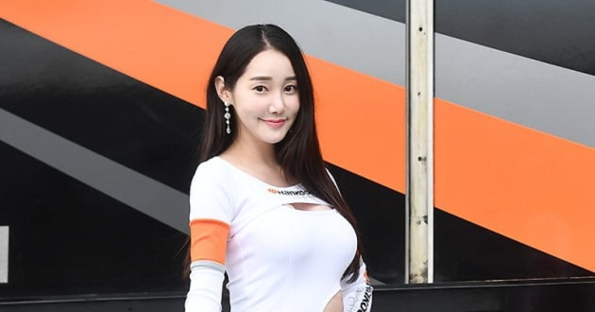[포토] 레이싱모델 이가은 우월한 8등신 비율 뽐내며