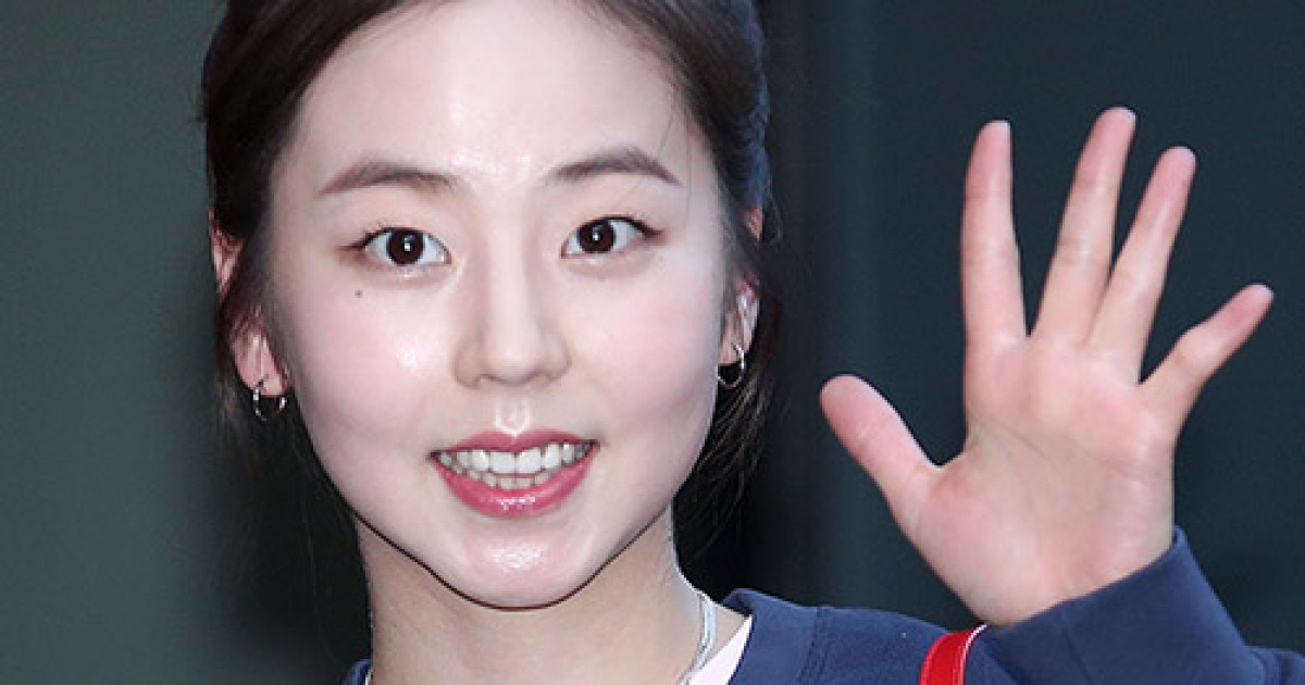 [bnt포토] 안소희 '귀여운 손인사'