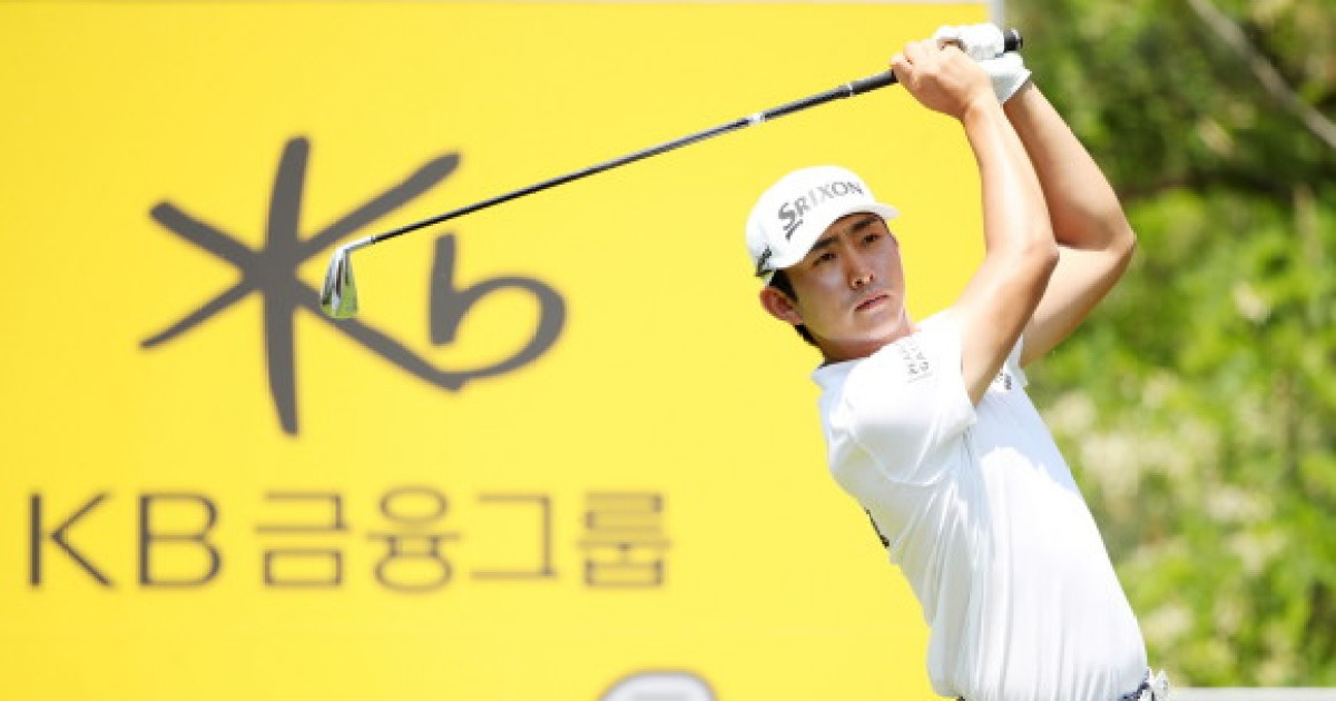 [KPGA]이수민, KB금융 리브챔피언십 2R 단독 선두.."아이언샷, 퍼트 모두 좋았다"