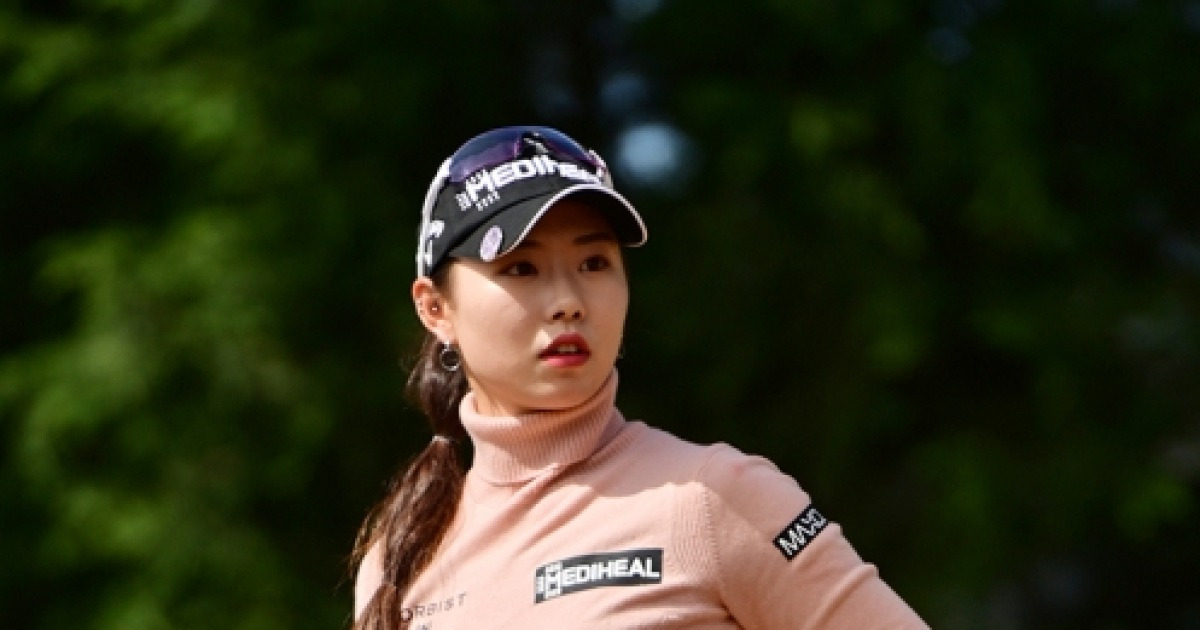 '포스트 최혜진' 경쟁 후끈..루키 이소미·이채은, E1채리티오픈 공동선두 [KLPGA]
