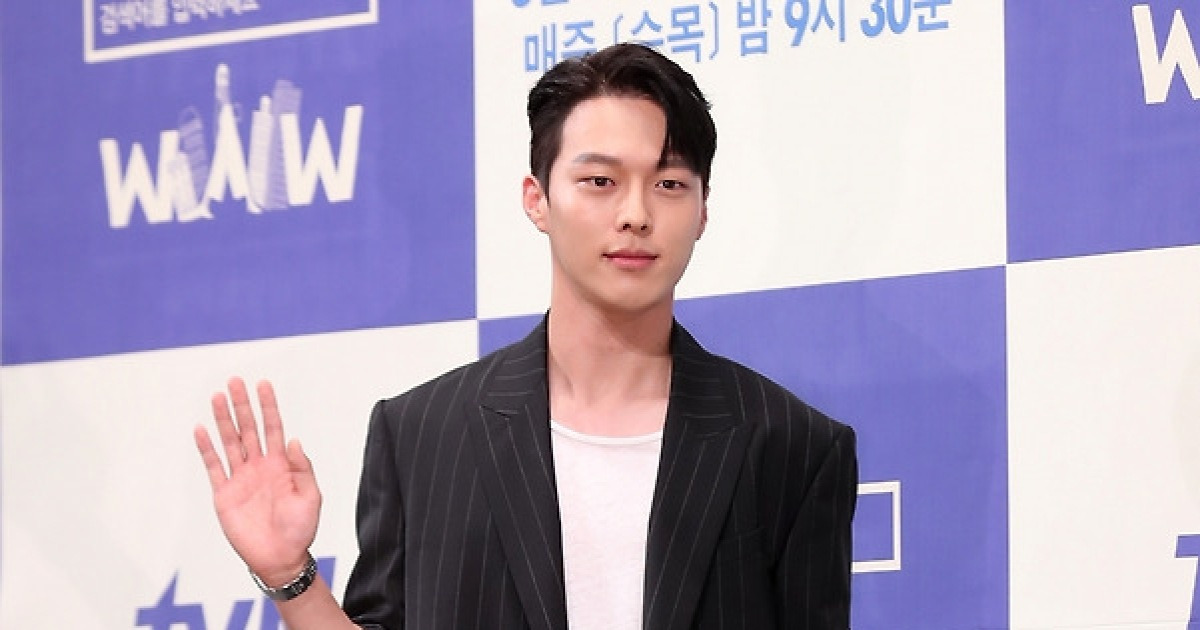포토]장기용 모델 출신 배우의 훤칠한 기럭지