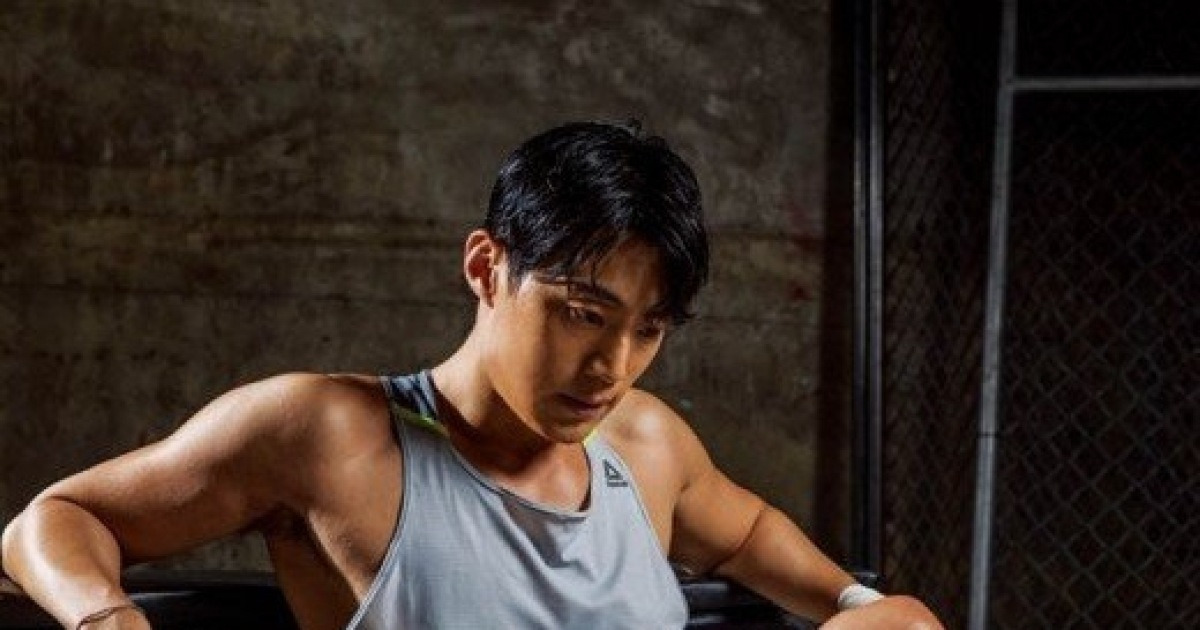 이희준, 탄탄+매끈한 복근 공개 "21kg 3개월만에 감량" [화보]