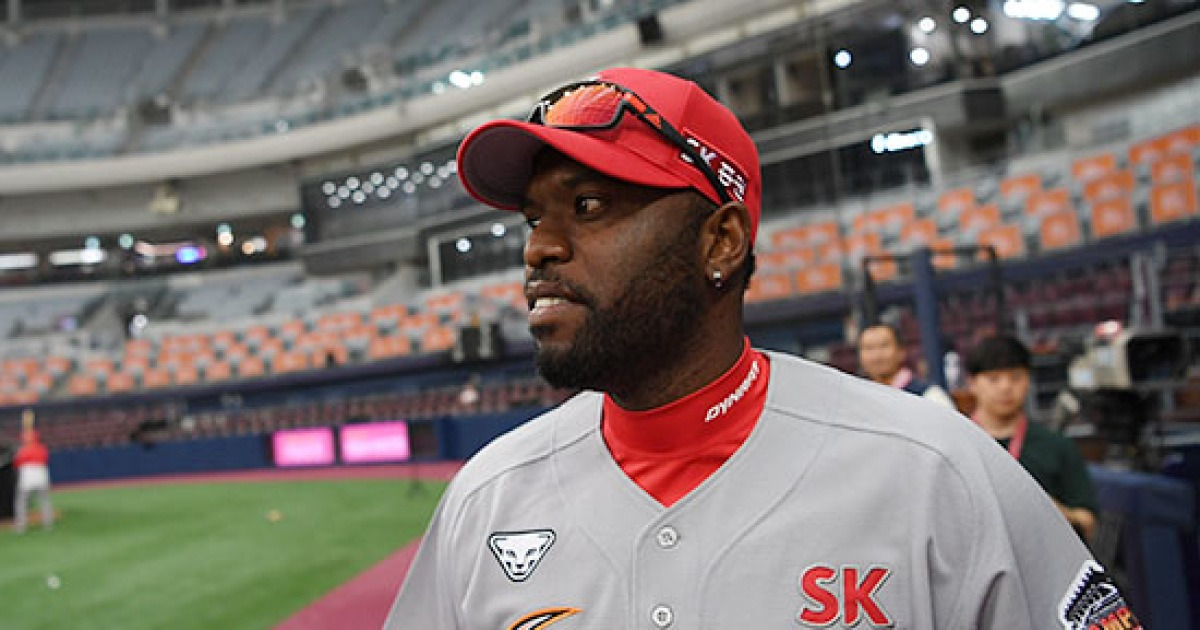 소사 'KBO 4번째 유니폼은 SK' [MK포토]