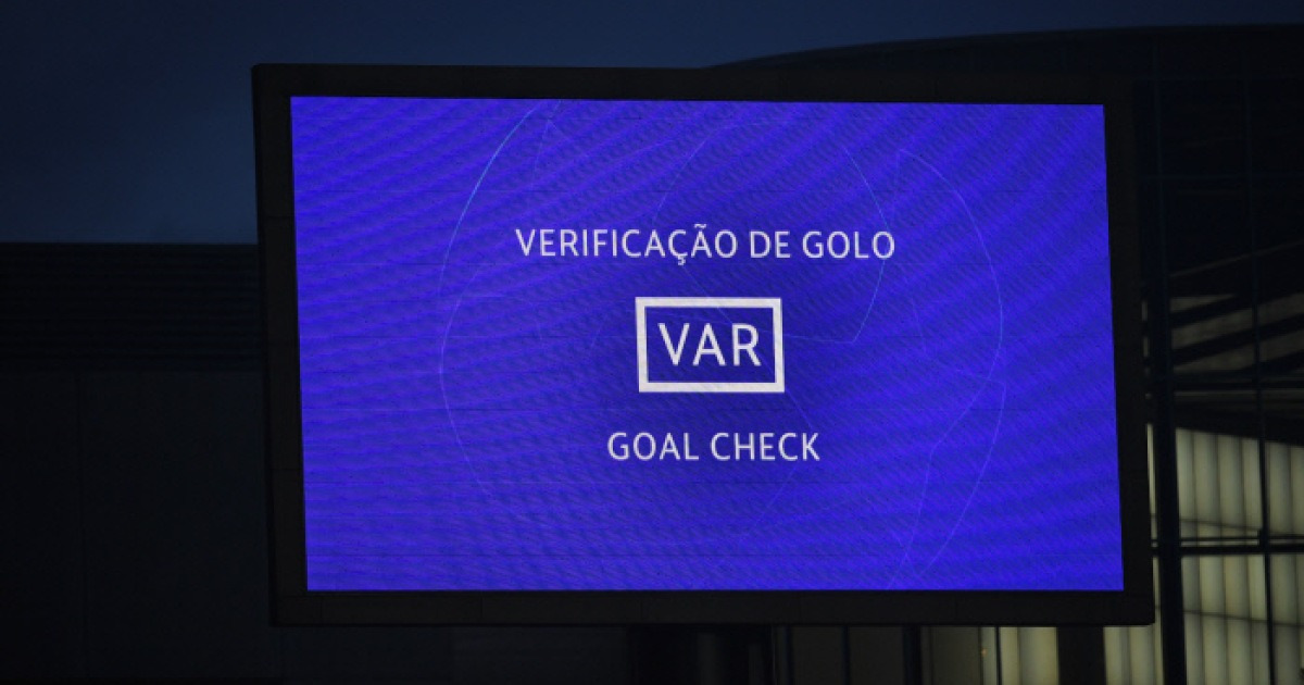 EPL, VAR 도입..전광판으로도 공개