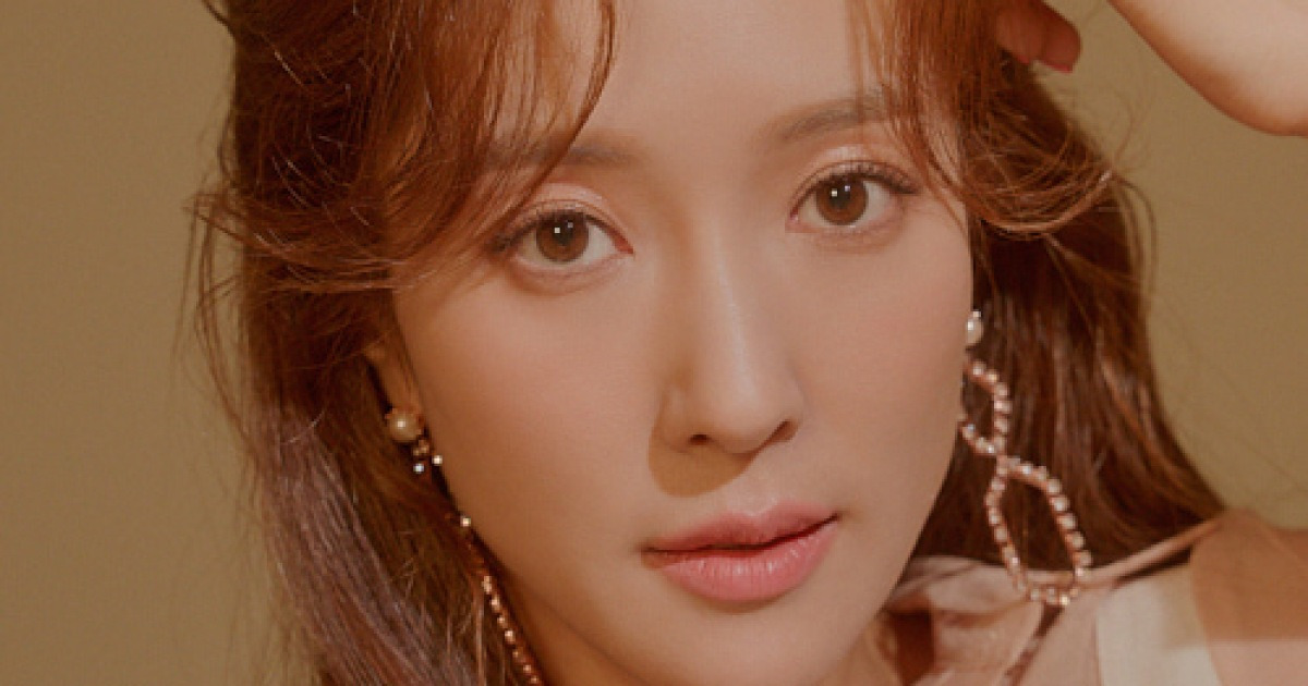 [bnt화보] 왕빛나 "지금껏 긴 공백기 없어, 10년 전보다 여유로워지고 커져 있는 내 모습 발견할 때 10년 후도 기대"