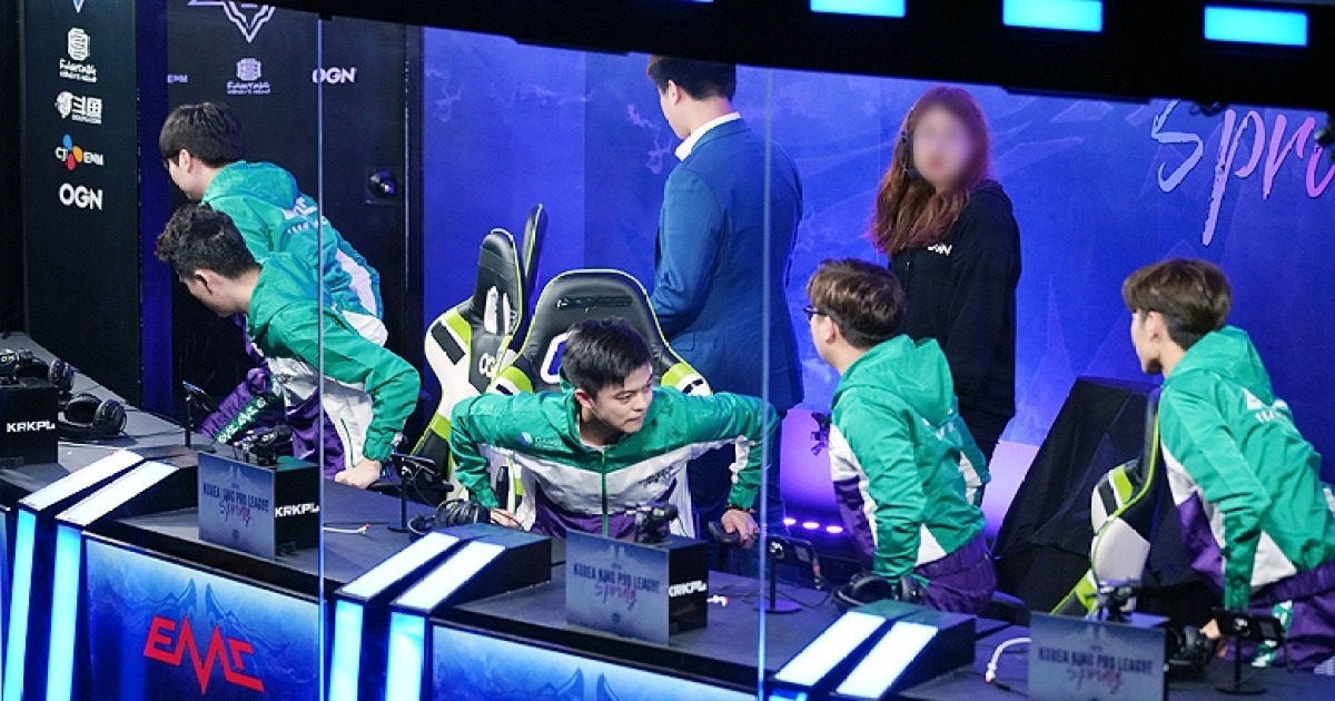 [포토] 펄펄 난 EMC 'KRKPL 결승 보인다'