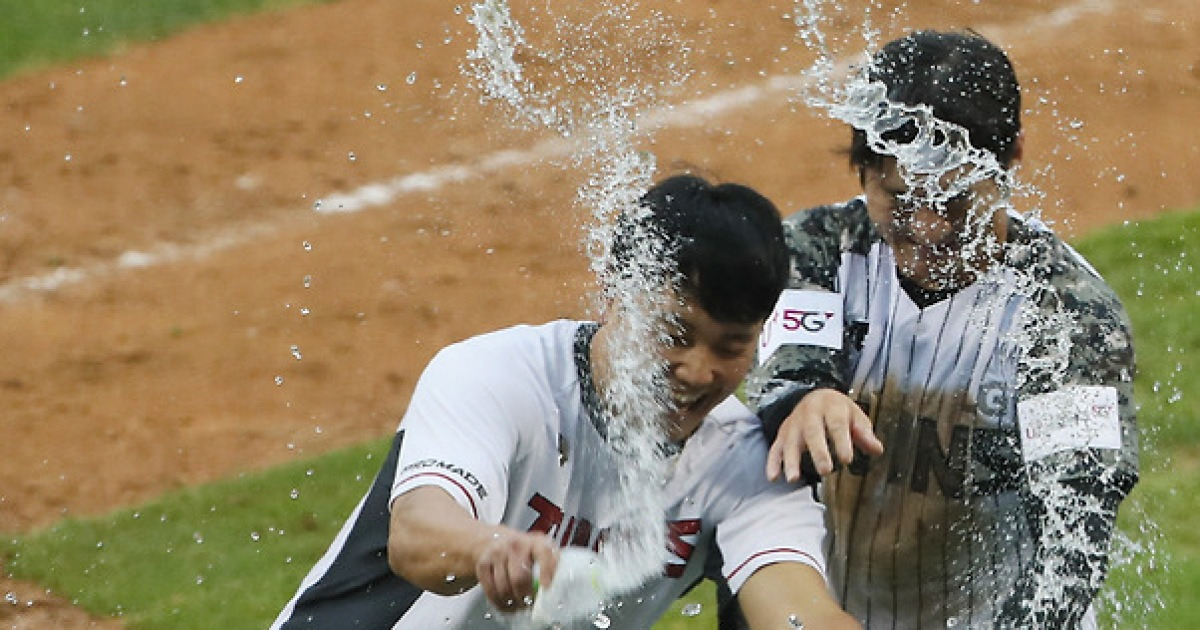 LG, KBO리그 최초 끝내기 낫아웃 승리 [스경X LG 기록실]