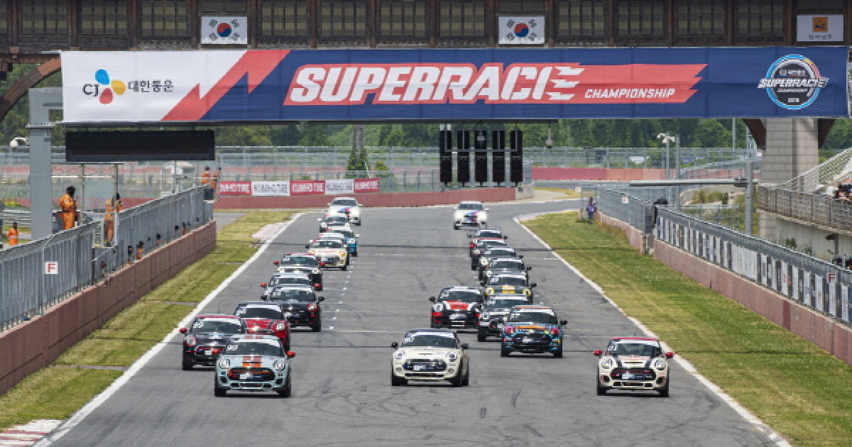 MINI, CJ슈퍼레이스서 'MINI 챌린지 코리아' 2R 성료