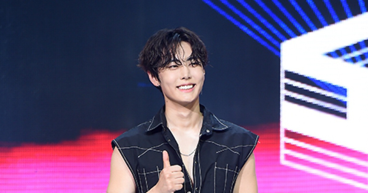 [MD포토] SF9 재윤 '섹시남의 미소'