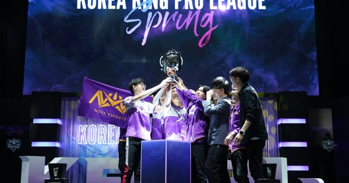 [포토] KRKPL 챔피언 등극한 노바 e스포츠