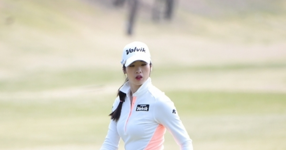 한상희, 좋은 퍼팅 감으로 선두 지켜..우승까지 기대 [KLPGA BC카드·한경 레이디스컵]
