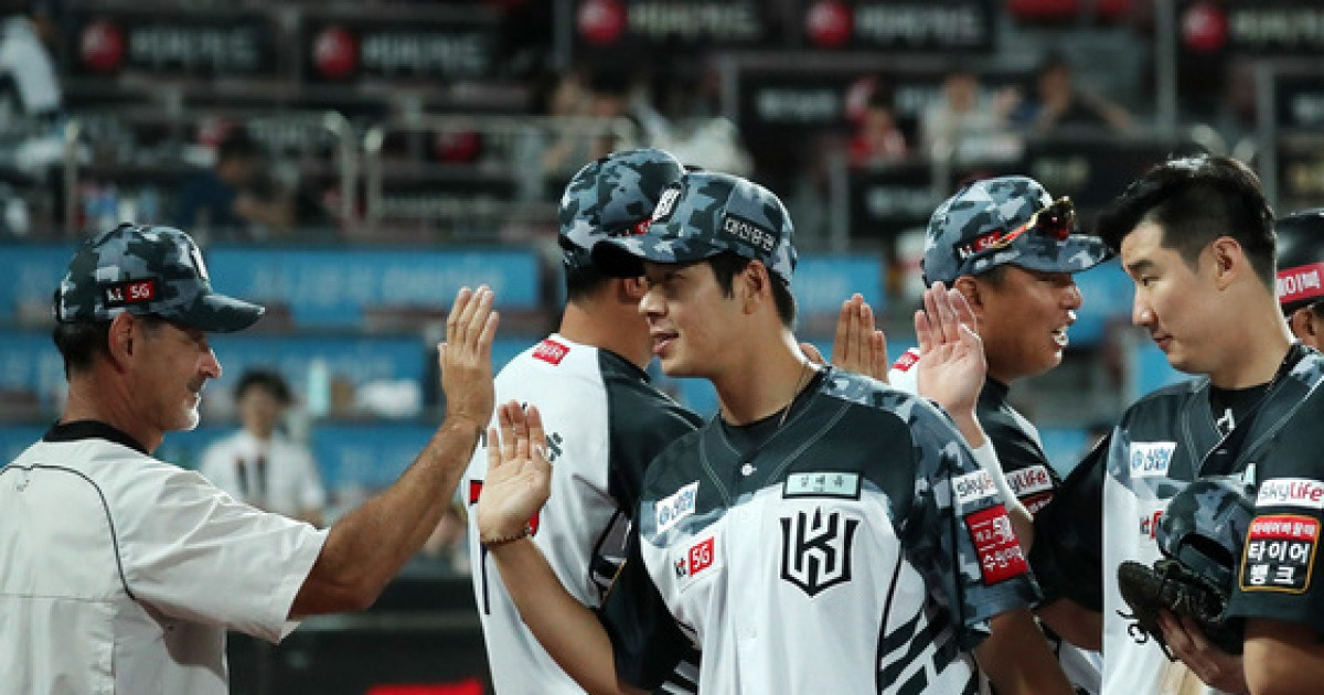 '선발 전원 안타+쿠에바스 6승' KT, KIA에 9-1 승리