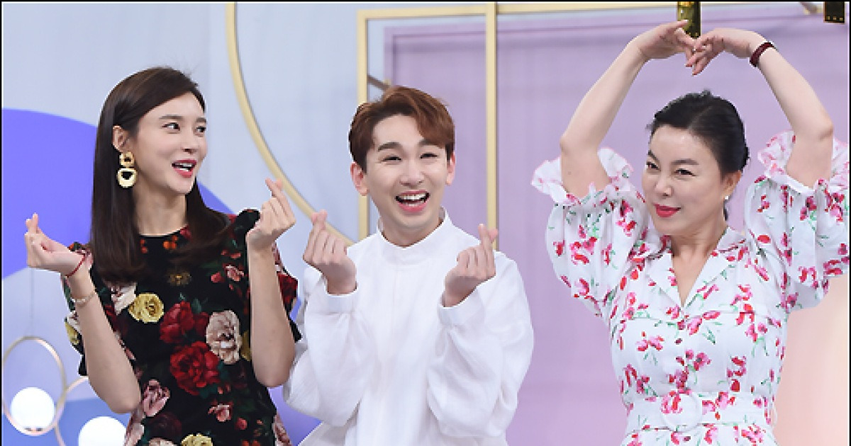 [MD포토] 차예련-김호영-최화정, '3MC의 하트 케미'