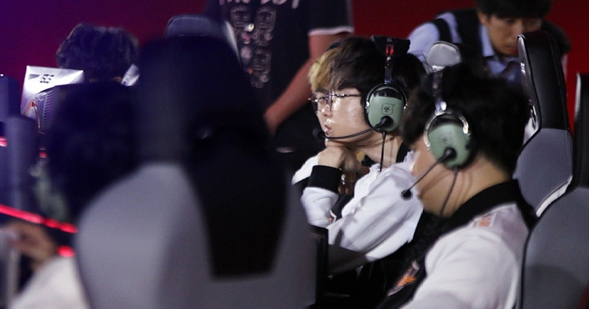 [리프트 라이벌즈] SKT, 압도적인 경기력으로 FW꺾고 개막전 승리