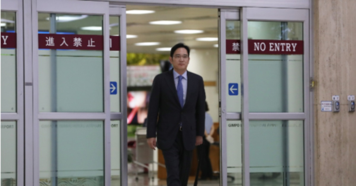 이재용 삼성전자 부회장 6일만에 일본서 귀국 질문엔 묵묵부답