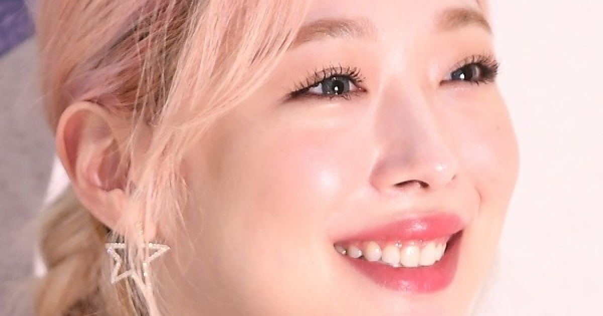 설리, 예쁜 복숭아 미소~