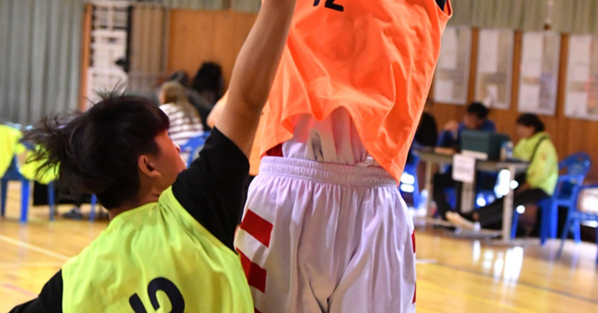 [JB포토] U18 DREAM '높이를 이용한 골밑슛'