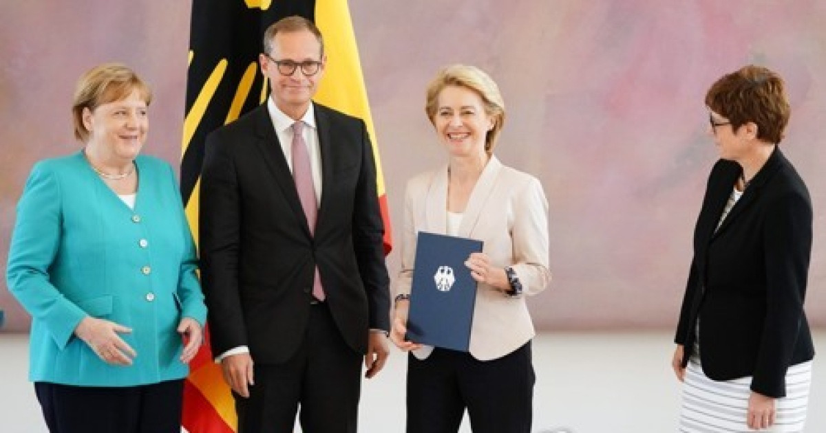 GERMANY GOVERNMENT DEFENCE MINISTER