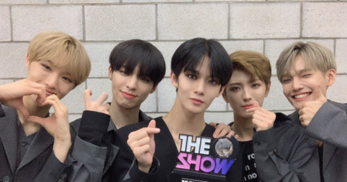 CIX, 데뷔 일주일 만 첫 음악방송 1위 쾌거 "눈물 참았다"